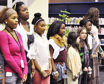 Pomonok Library hosts ‘Project Runway’ competition – QNS