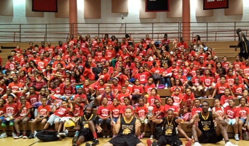 Harlem Magic Masters perform for kids at York College – QNS