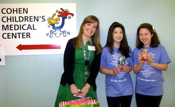 Bay Terrace teen tackles eating disorders with teddy bears – QNS