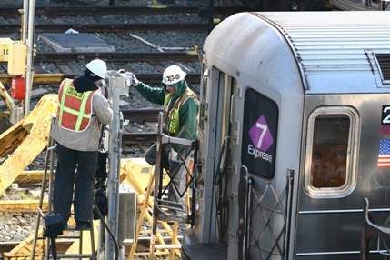 7 train suspension lifted for LIC weekend of events – QNS.com