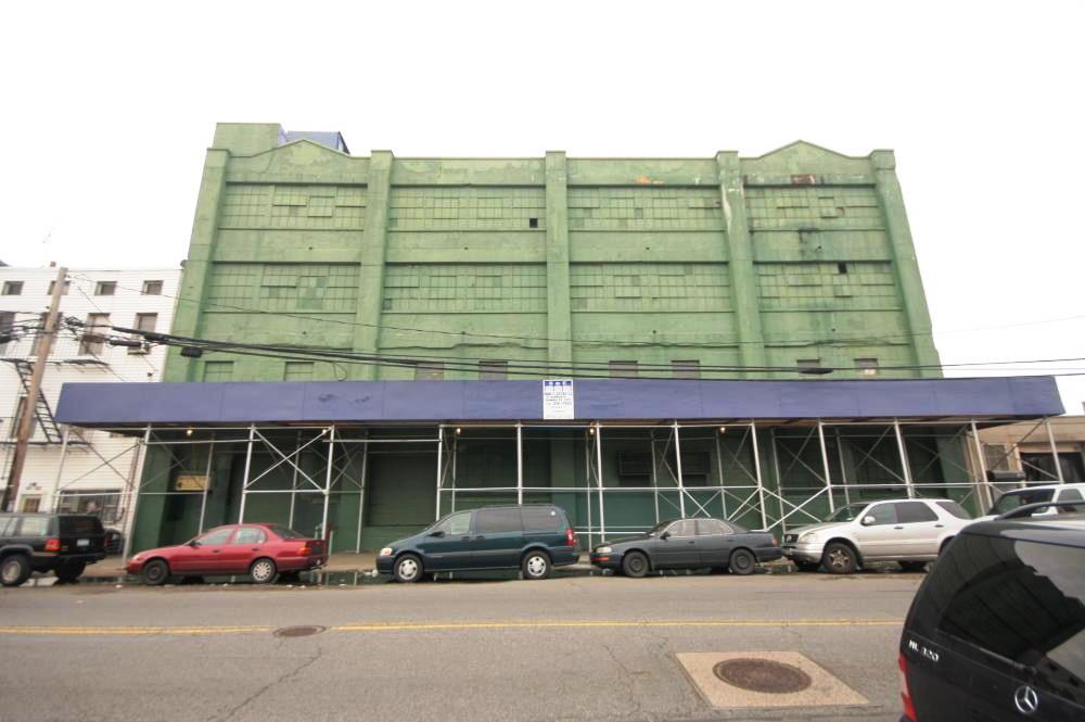 Residential and retail complex planned for former LIC Paragon Paint ...
