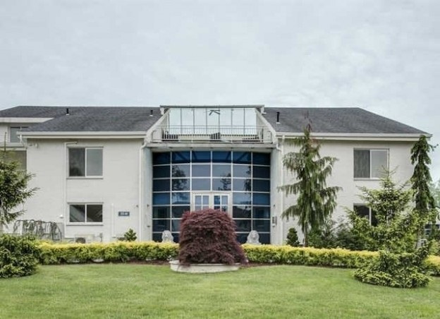 See it: Contemporary Bayside Gables mansion selling for $6.5M – QNS