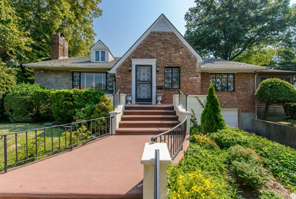 See it: Malba cape with stunning water views listed for nearly $2M ...