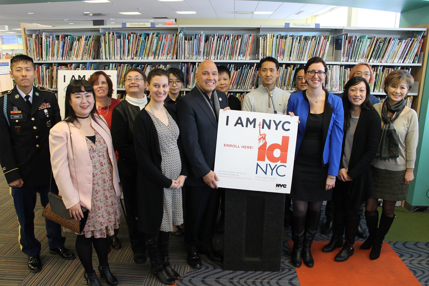 IDNYC pop-up center opens at the Bayside library – QNS