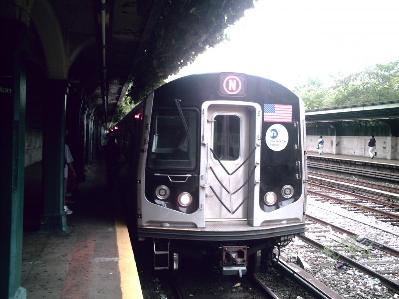 Elmhurst man who was repeatedly stabbed on N train received no help ...