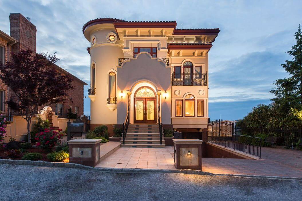 SEE IT: This Whitestone villa boasts an outdoor entertainment space ...