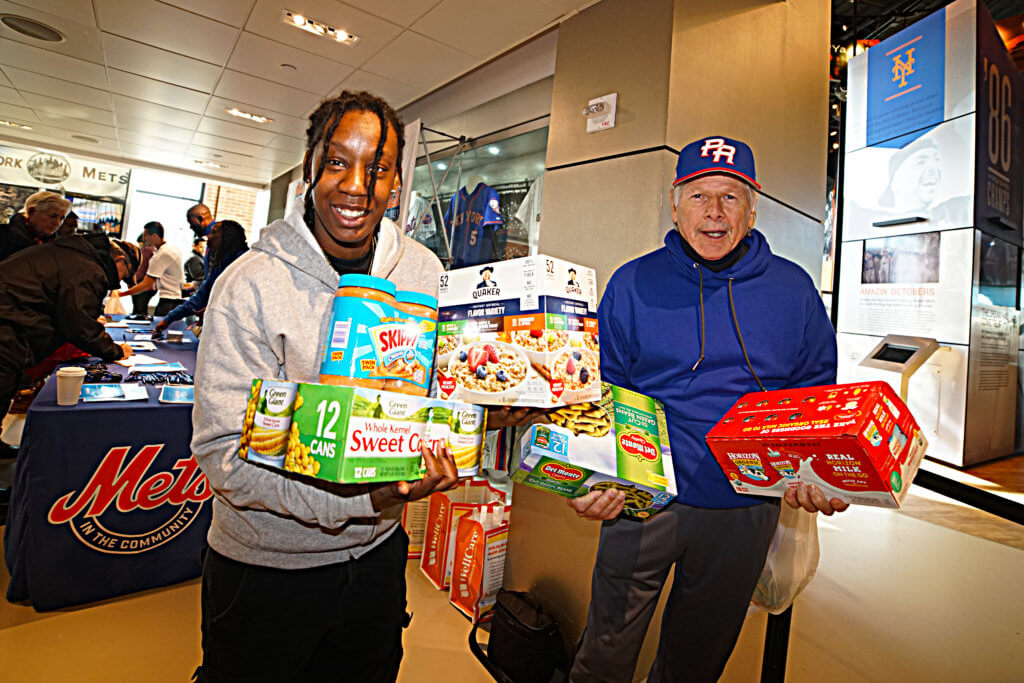 PHOTOS: Mets host food drive at Citi Field – QNS.com
