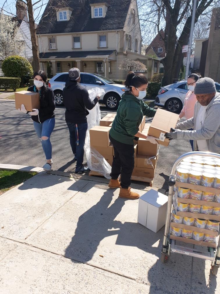 Commonpoint Queens delivers more than 1,800 meals to homebound seniors ...