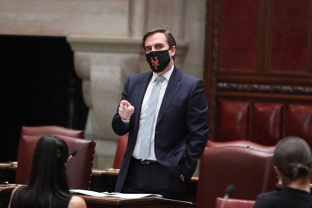 Cuomo signs Queens senator’s automatic voter registration bill into law ...