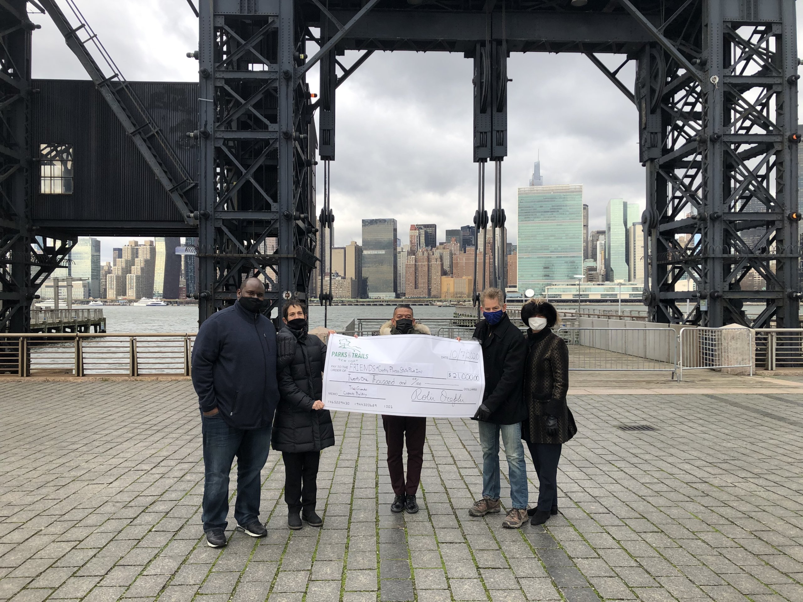 Hunters Point Parks Conservancy receives grant for Gantry Plaza ...