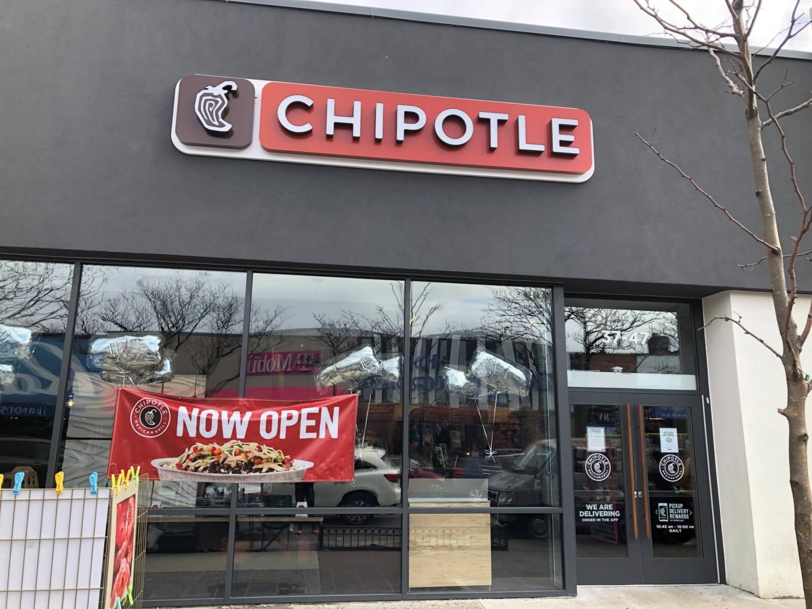 New Chipotle opens in Jamaica – QNS.com