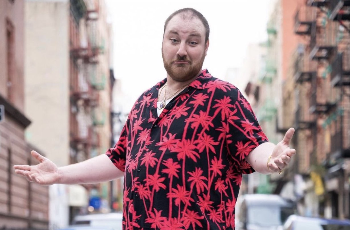 Laugh like it’s 2019 at Astoria’s rockin’ comedy hot spot! – QNS