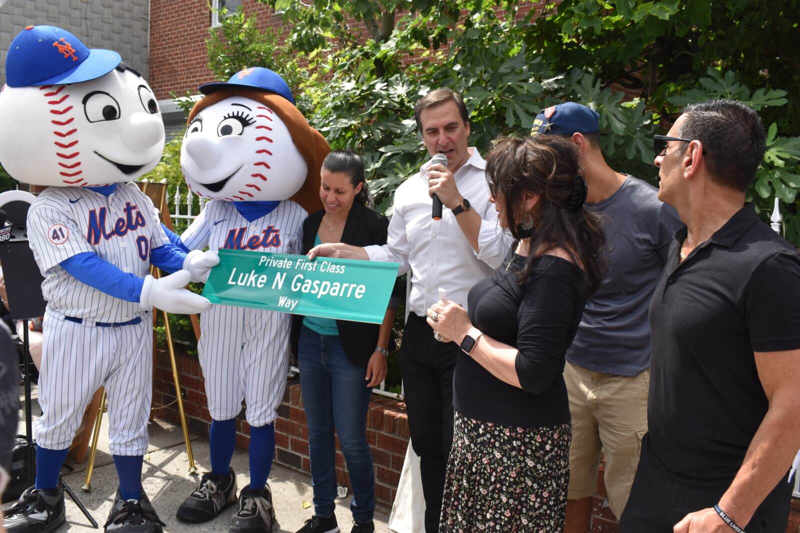 Queens senator honors 9/11 first responder and longtime Mets usher in ...