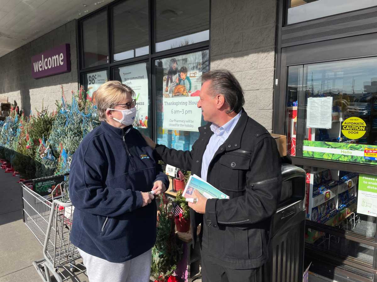 Queens senator holds meet-and-greet to hear directly from constituents ...