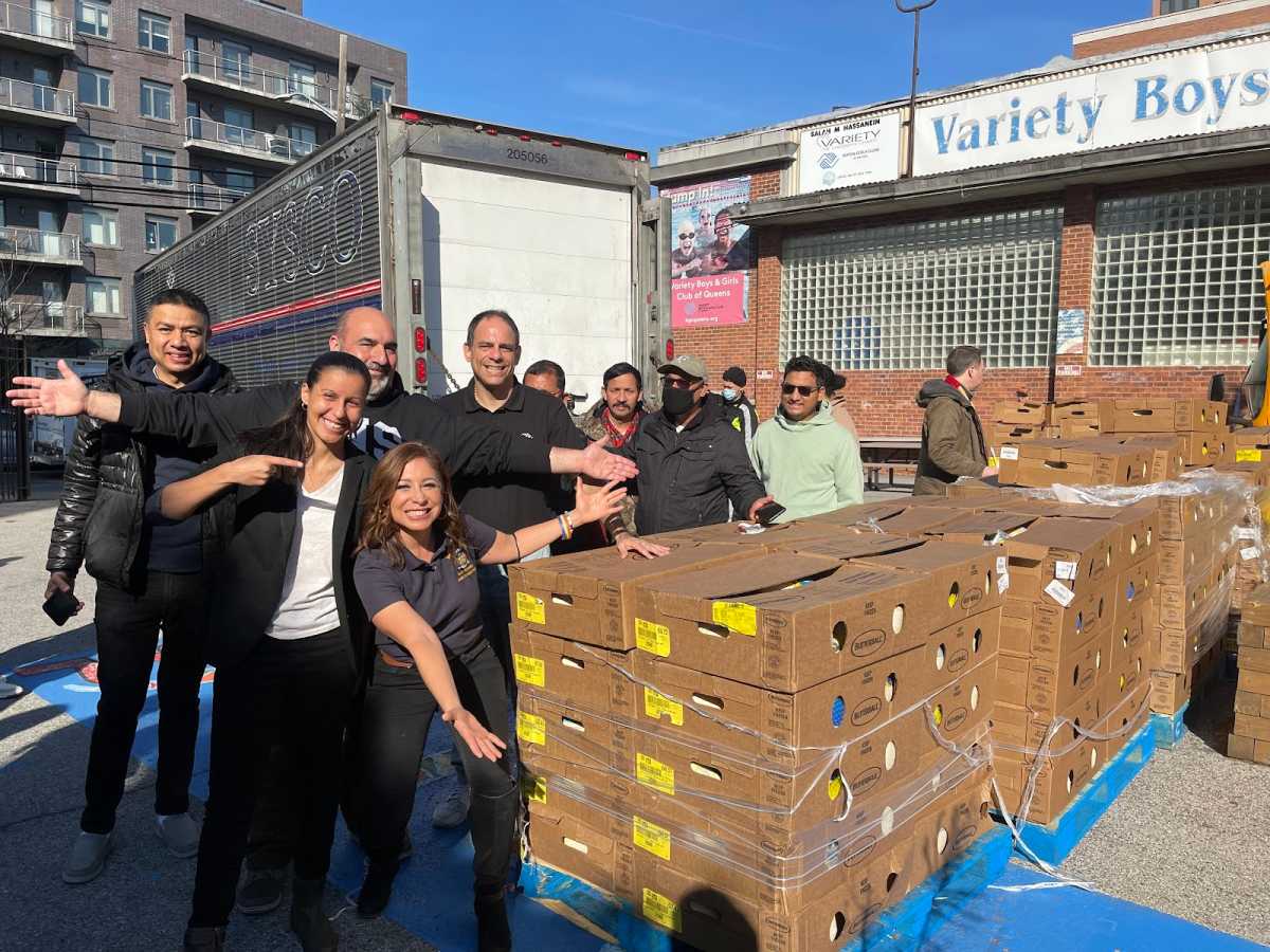Astoria community groups, lawmaker donate hundreds of frozen turkeys ...