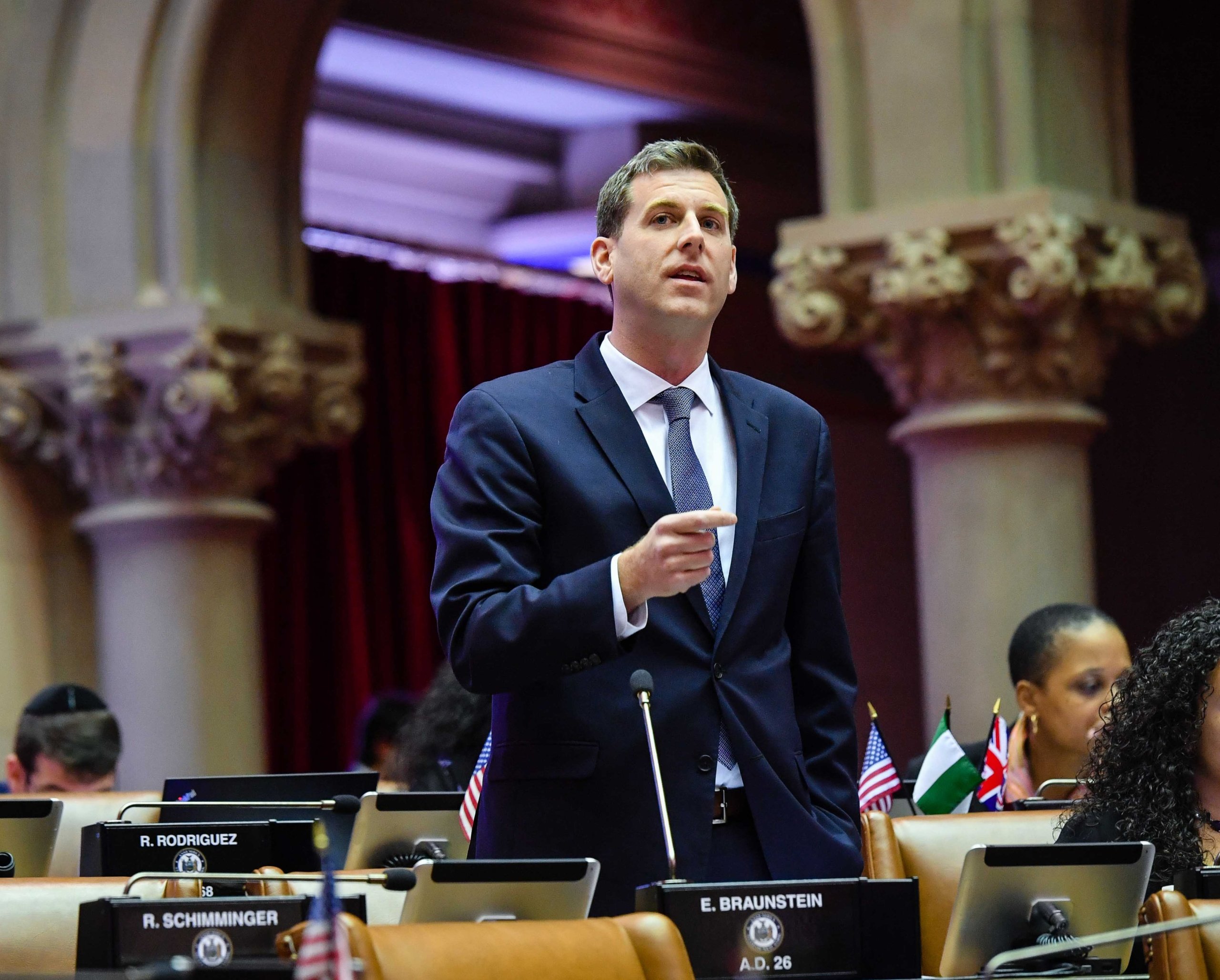 Braunstein passes bill requiring agencies to improve communication on ...