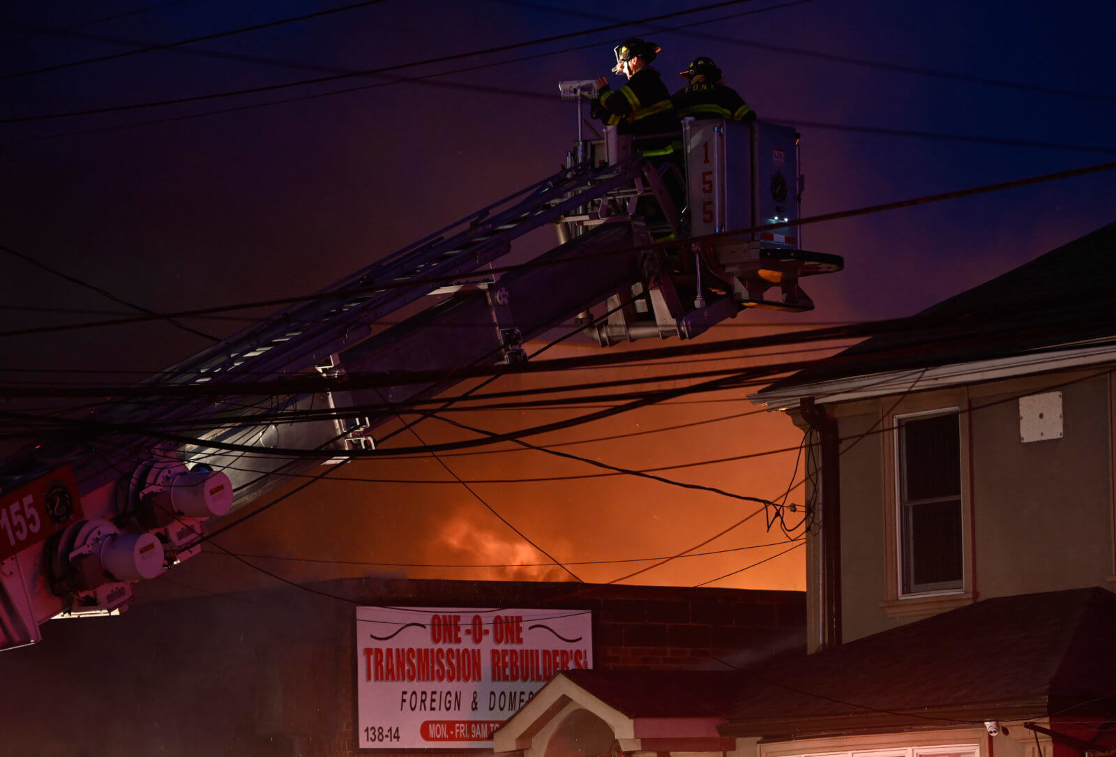 FDNY battles massive five-alarm fire at a Richmond Hill warehouse – QNS.com