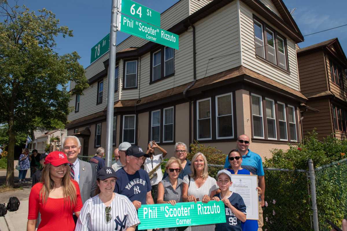 ‘Holy cow!’: Glendale street corner named after Yankee legend Phil ...