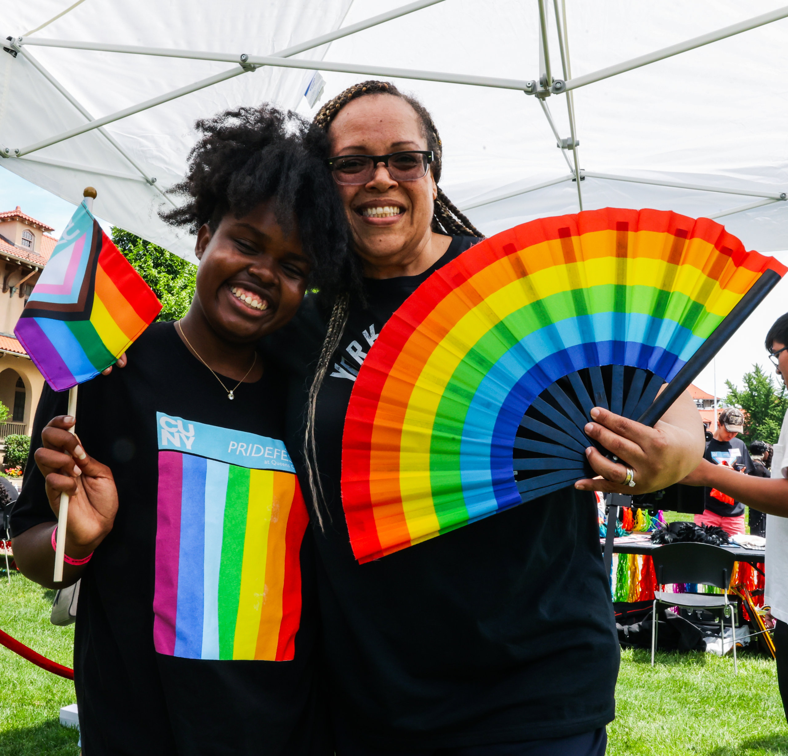 Queens College hosts in-person Pridefest 2022 celebration with CUNY students – QNS