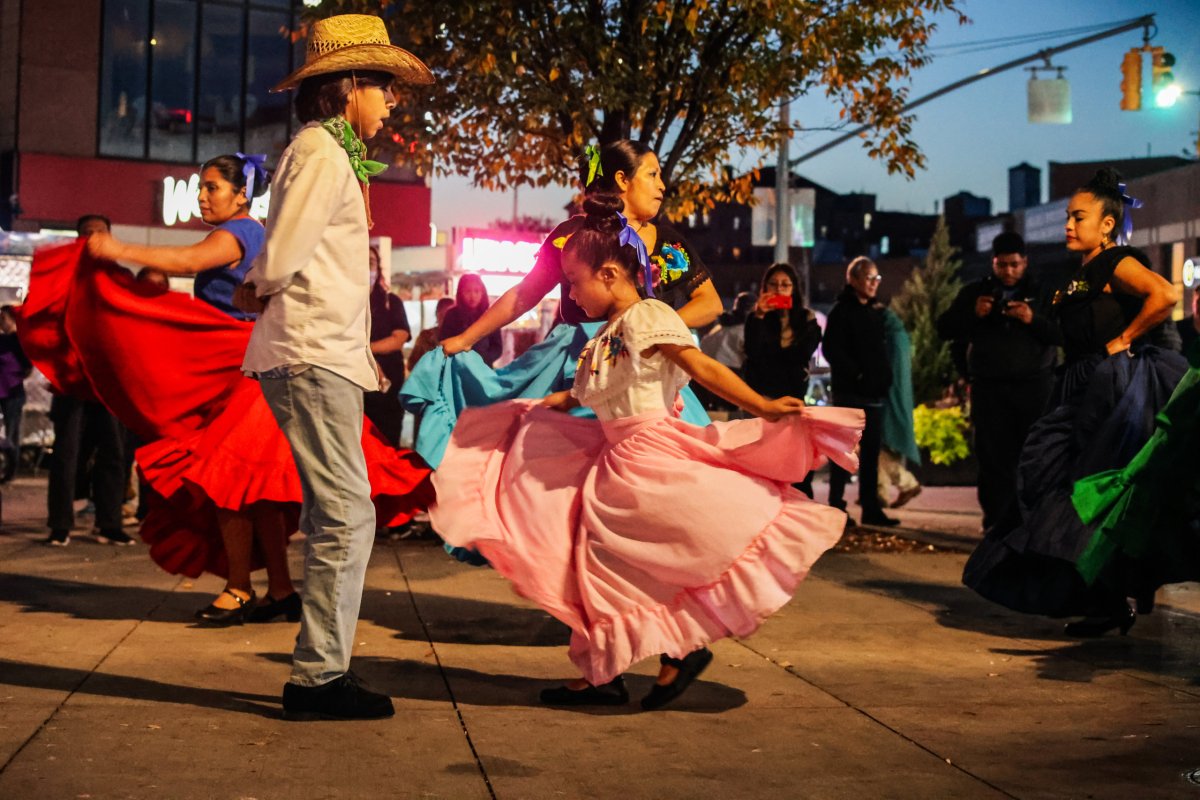 Three Queens neighborhoods host simultaneous Día de los Muertos ...