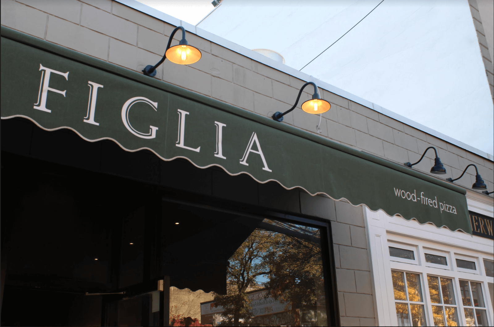 Astoria resident opens new restaurant serving neo-Neapolitan pizza ...