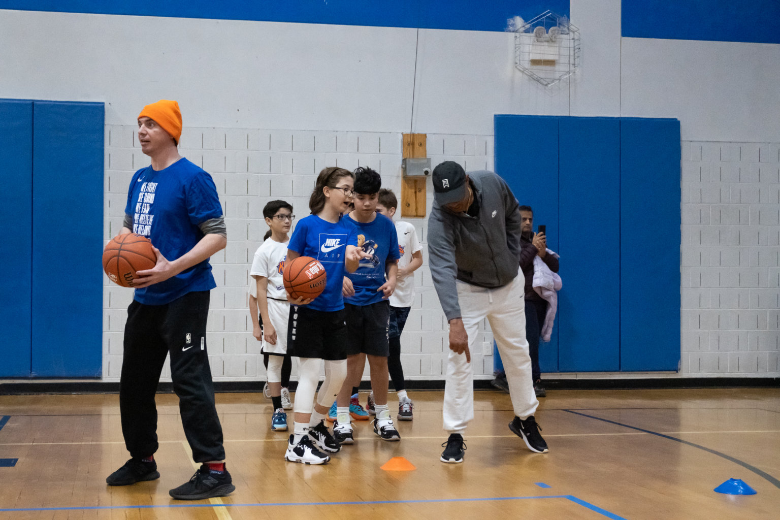 Former Knicks star John Starks visits Saturday Night Lights basketball ...