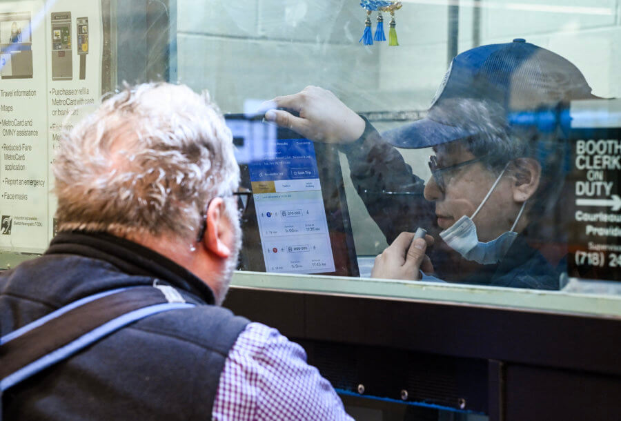 MTA opens new customer service center at Main Street-Flushing transit ...