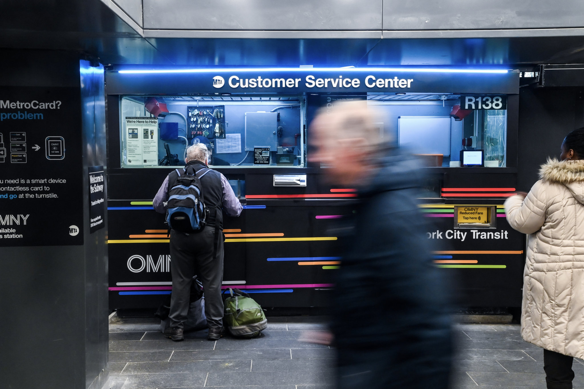 MTA opens new customer service center at Main Street-Flushing transit ...