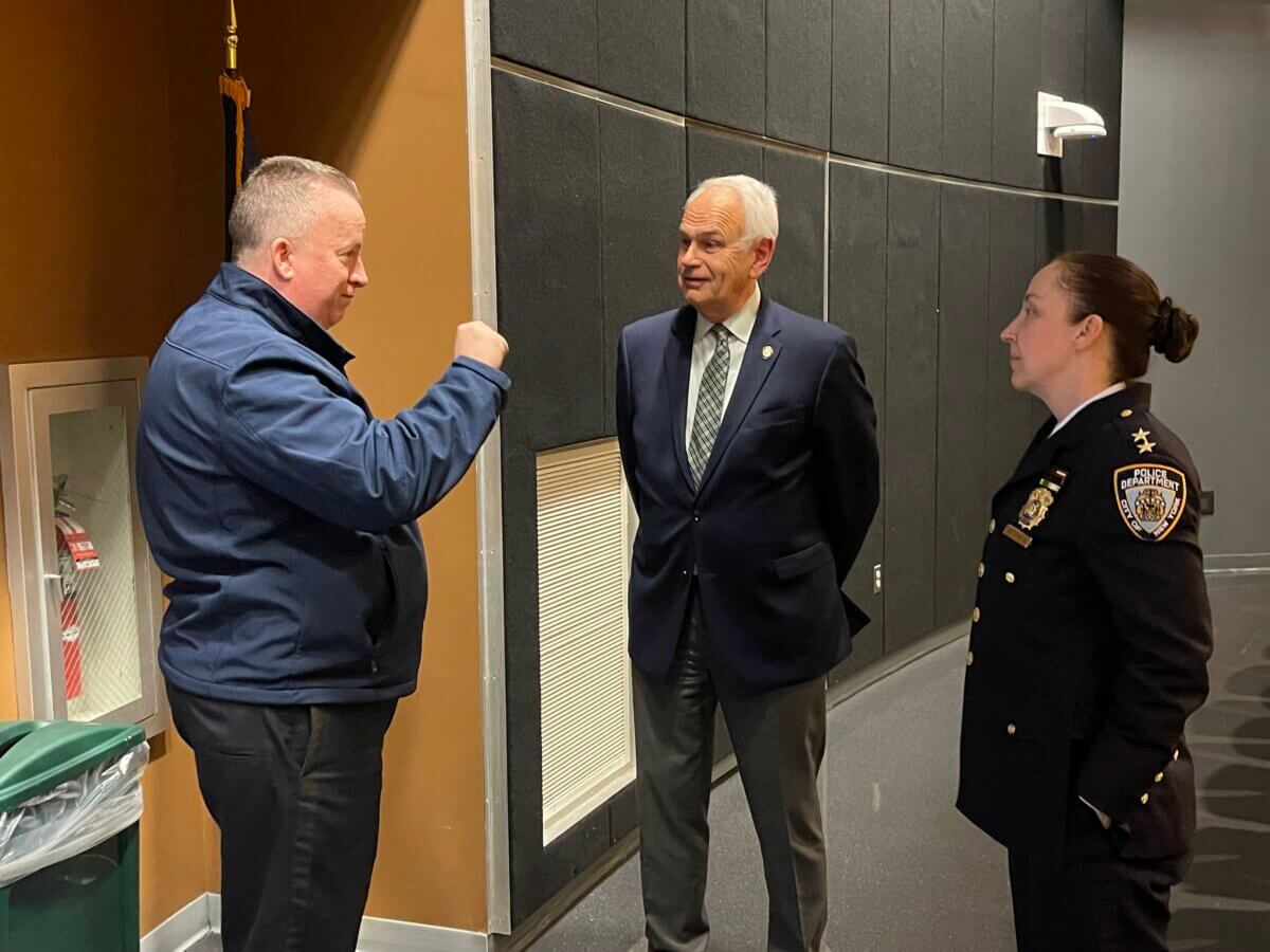 Holden hosts town hall with NYPD brass in Maspeth to discuss public ...