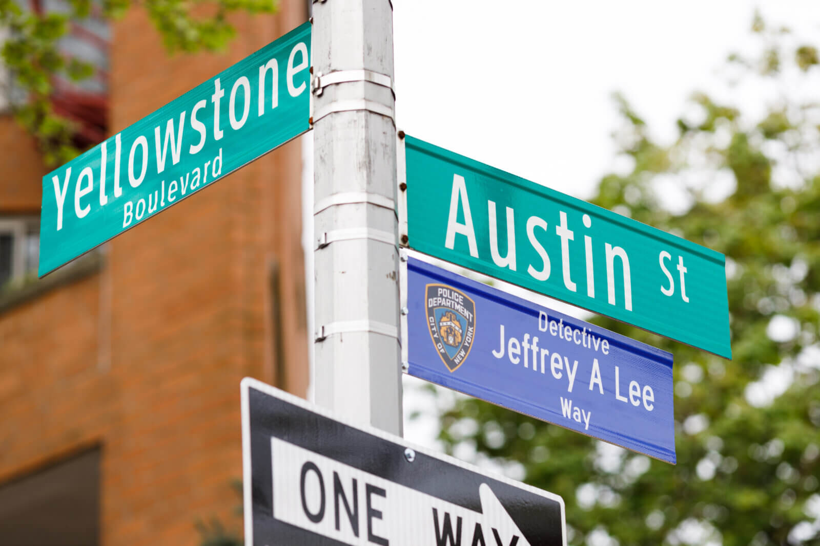 Forest Hills’ 112th Precinct honors late NYPD detective with street co ...