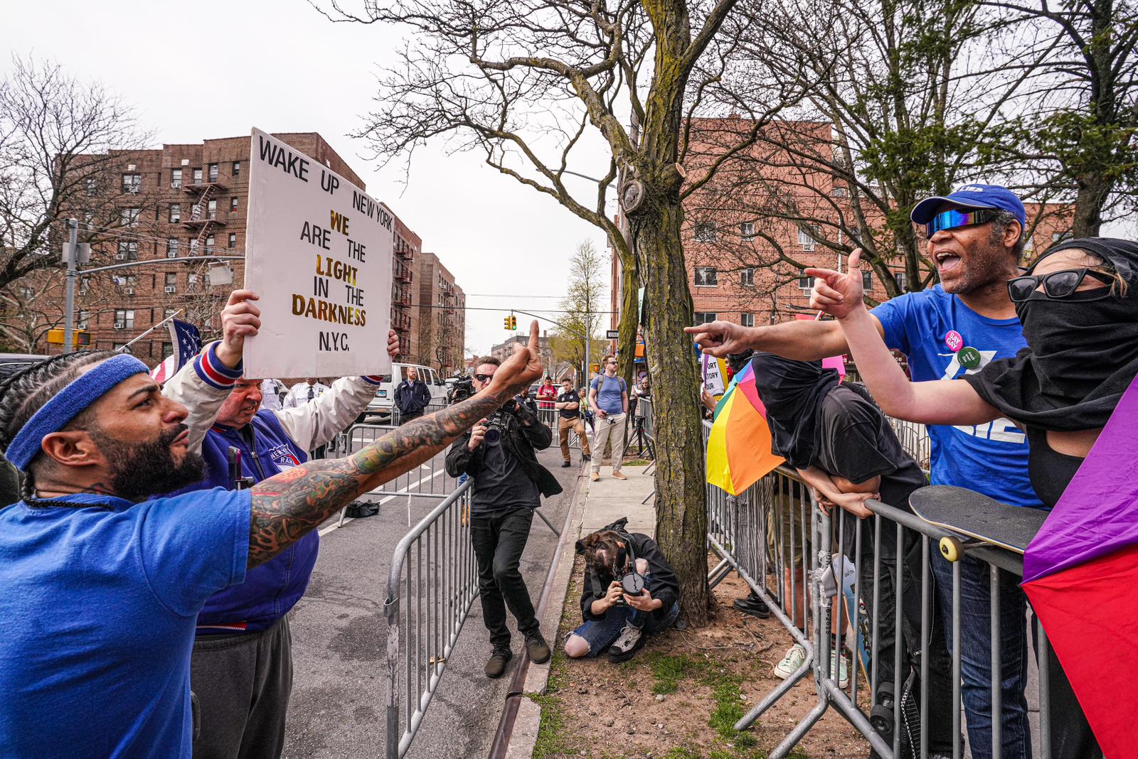 Advocates, protesters clash during Drag Story Hour event in Elmhurst – QNS