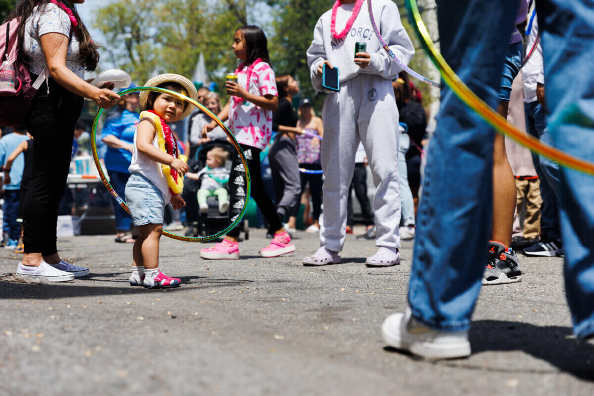 ‘Our way of giving back’: NYPD’s 102nd Precinct hosts block party in ...