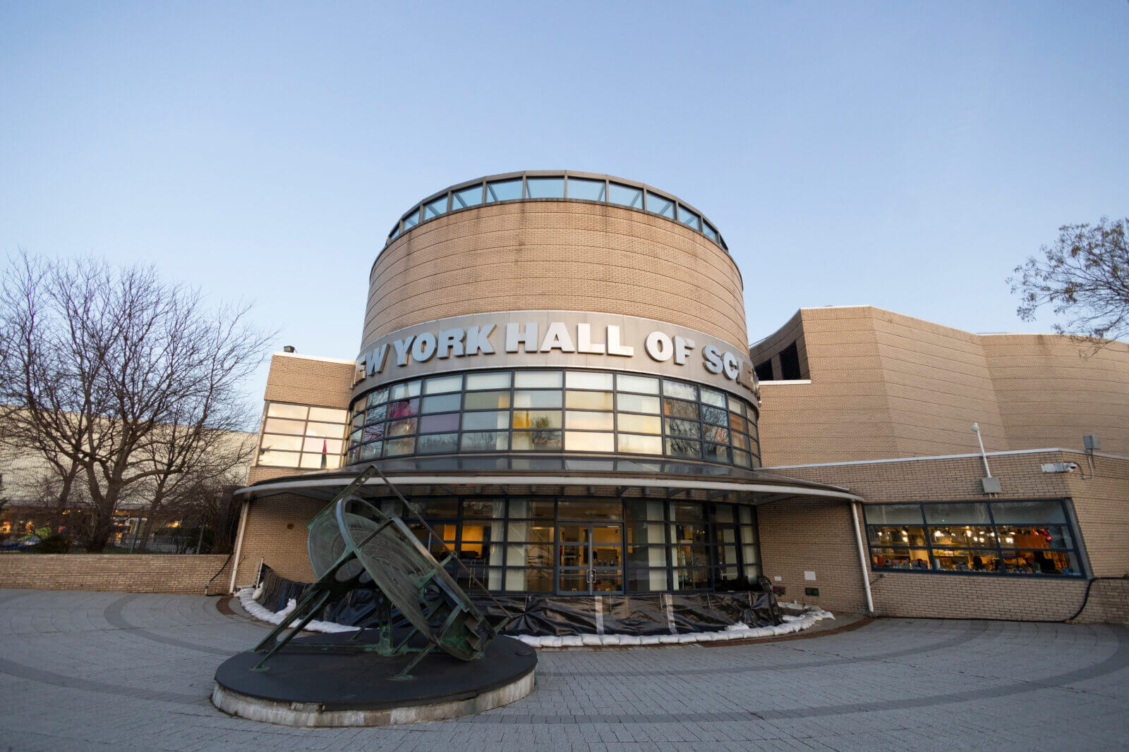 New York Hall of Science offers indoor, outdoor activities for families ...