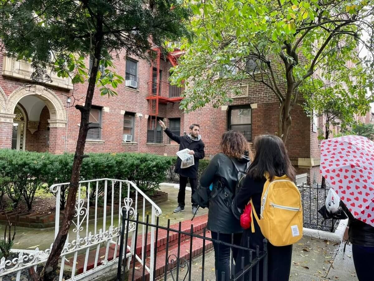 Rego Park celebrates 100-year anniversary with walking tour – QNS.com