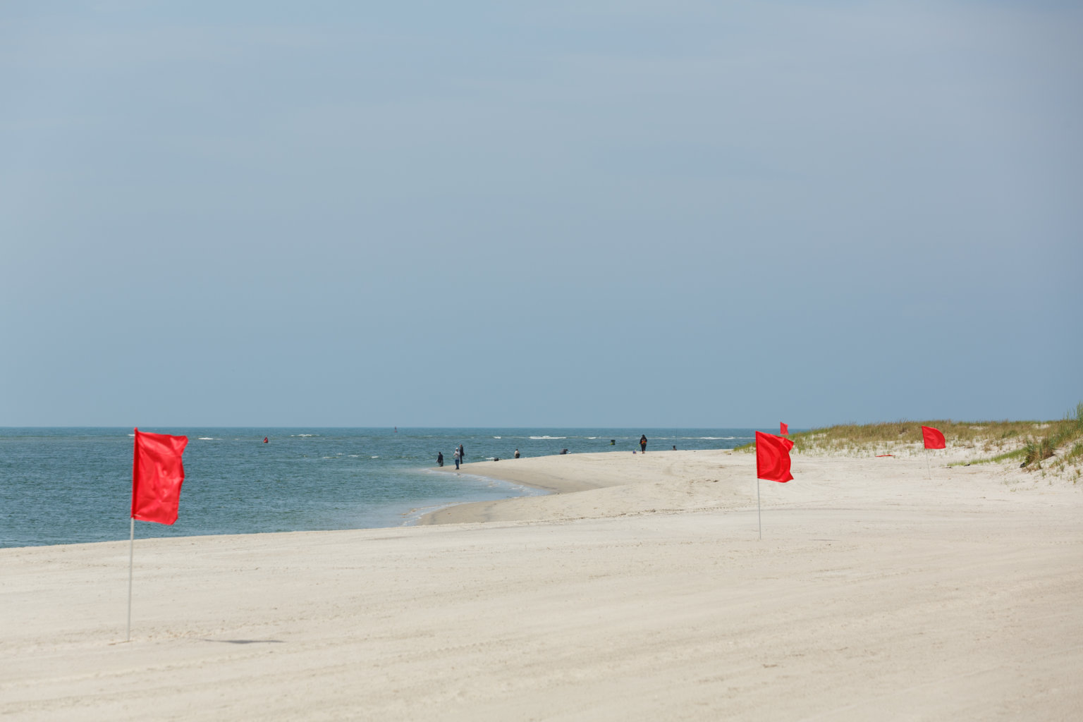 Headless corpse found on the sand of Breezy Point Beach: NYPD – QNS