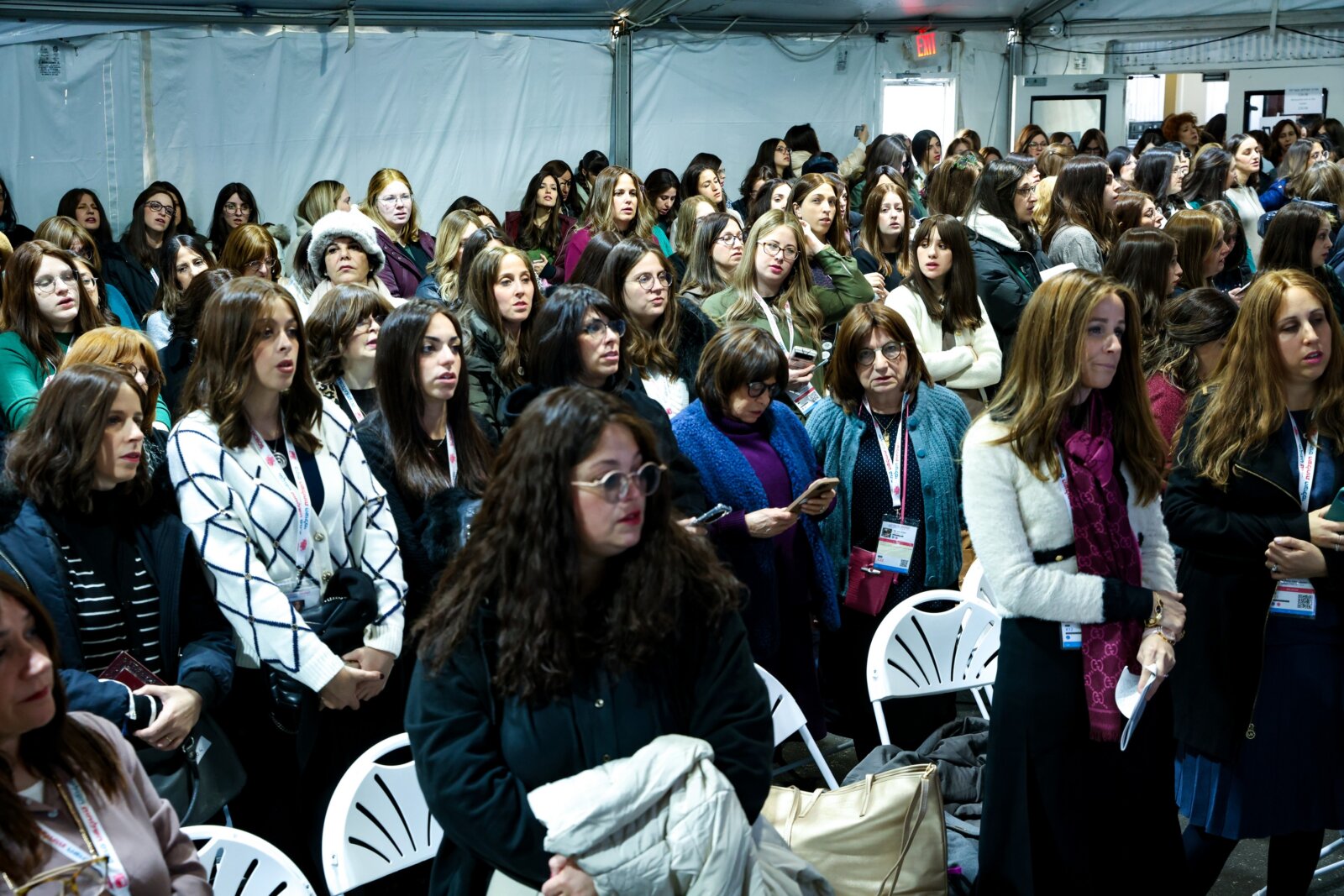 Nearly 4,000 Jewish women gather at Cambria Heights to visit resting ...