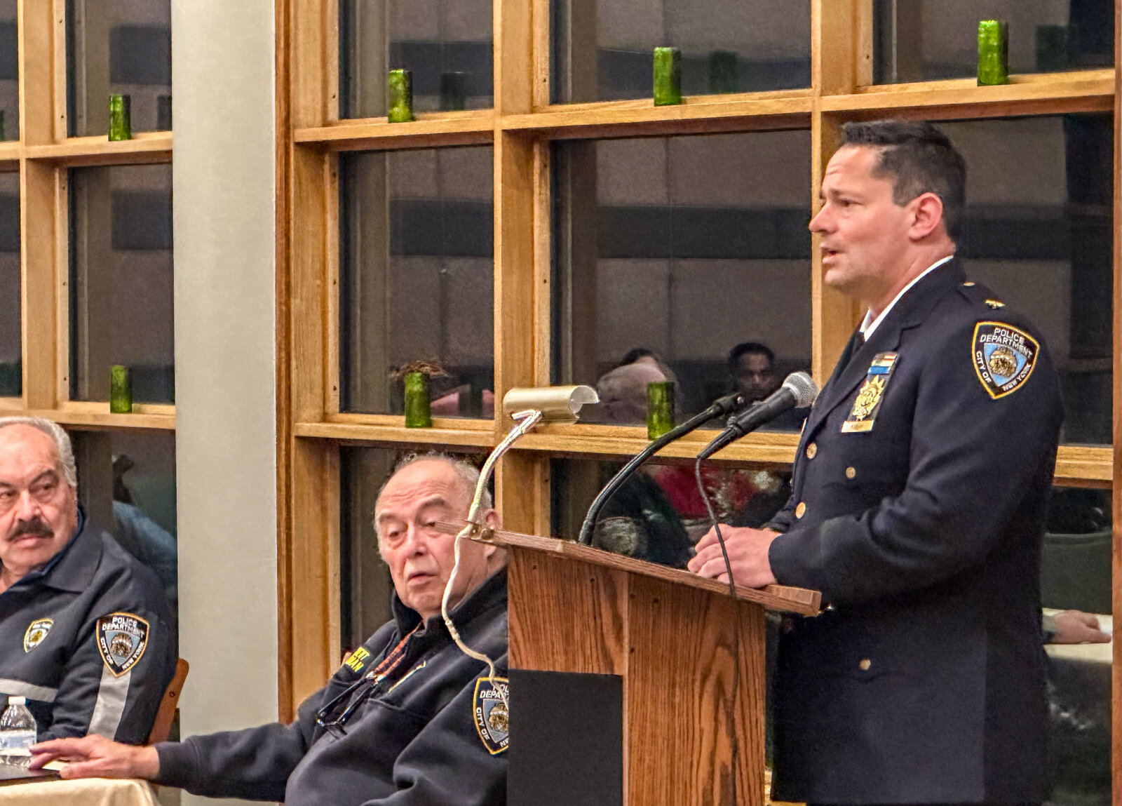 NYPD 102nd Precinct battles concerning uptick in violent robberies – QNS