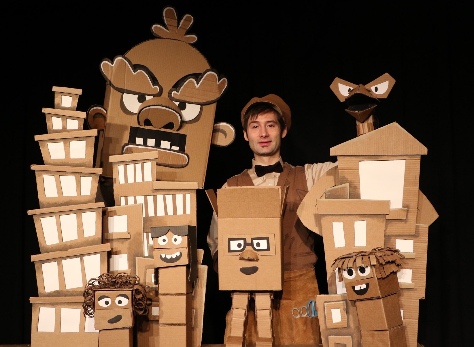 Interactive puppet show ‘Cardboard Explosion!’ brings joy to Flushing ...