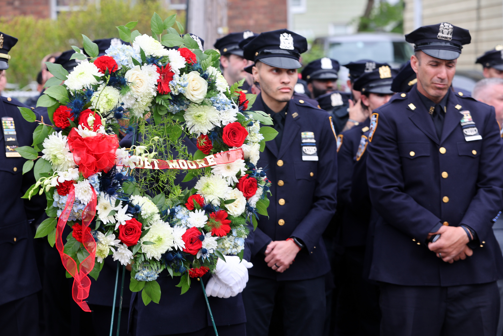 NYPD officers honor fallen colleague on 9th anniversary in Queens ...