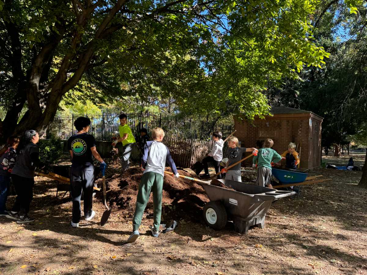 Community unites for Juniper Valley Park cleanup, sprucing up Pullis ...