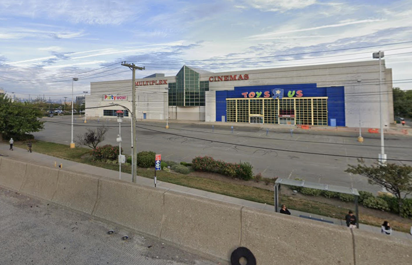 Tesla signs lease for College Point lot, former home of Multiplex ...