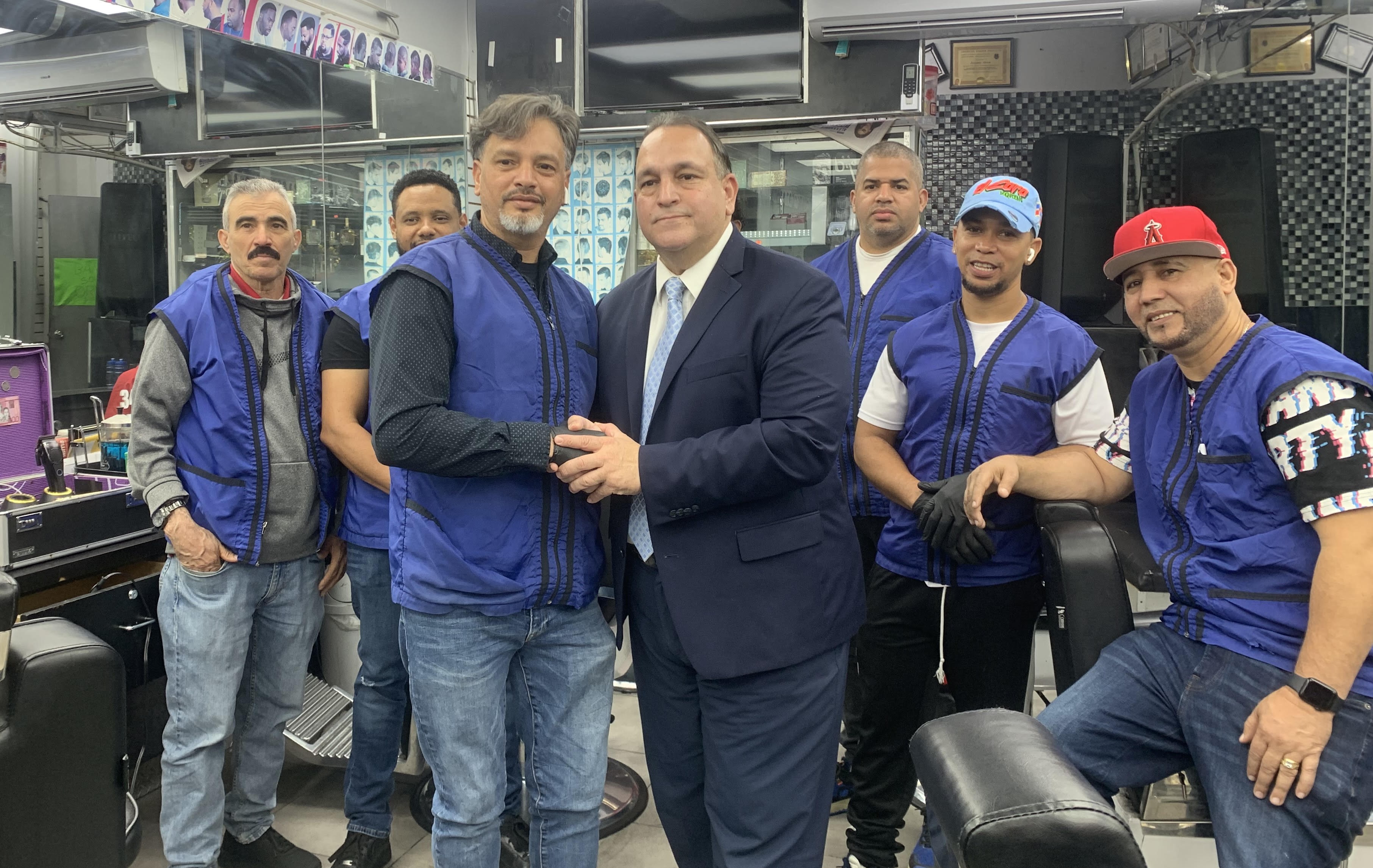 Watch: Hero barber confronts gunmen in chaotic Corona barbershop ...