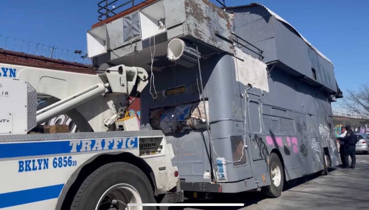 Owner of infamous ‘space shuttle’ bus in Ridgewood plans lawsuit after ...