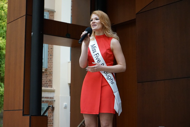 Memorial Day ceremony at Queens Borough Hall honors fallen heroes and ...