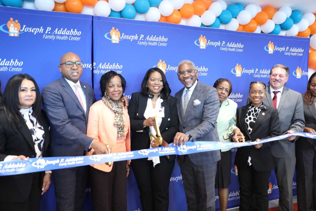 Addabbo Family Health Center opens $20M annex in Rockaway to expand ...