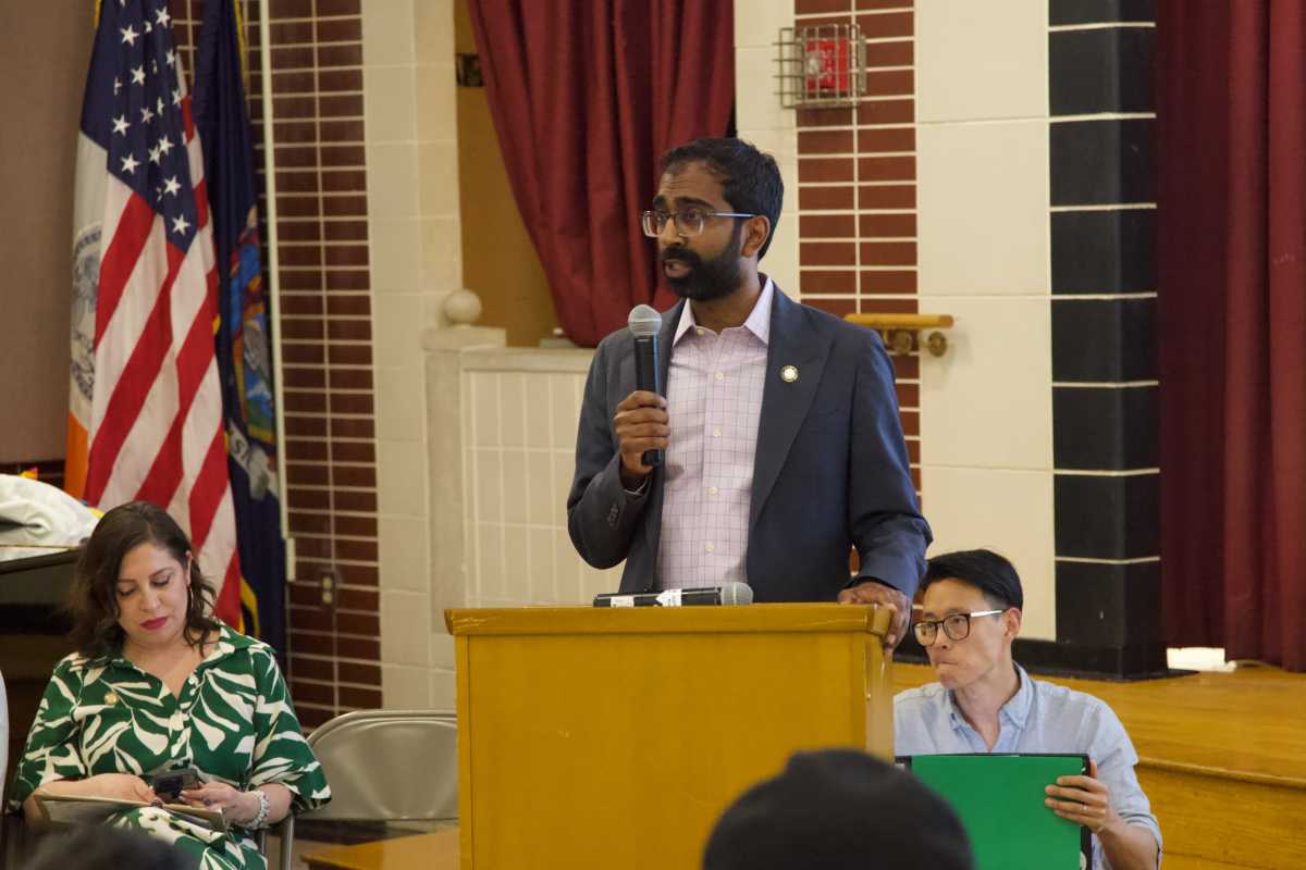 CM Krishnan holds Jackson Heights town hall to tackle ‘Moped Crisis’ at ...