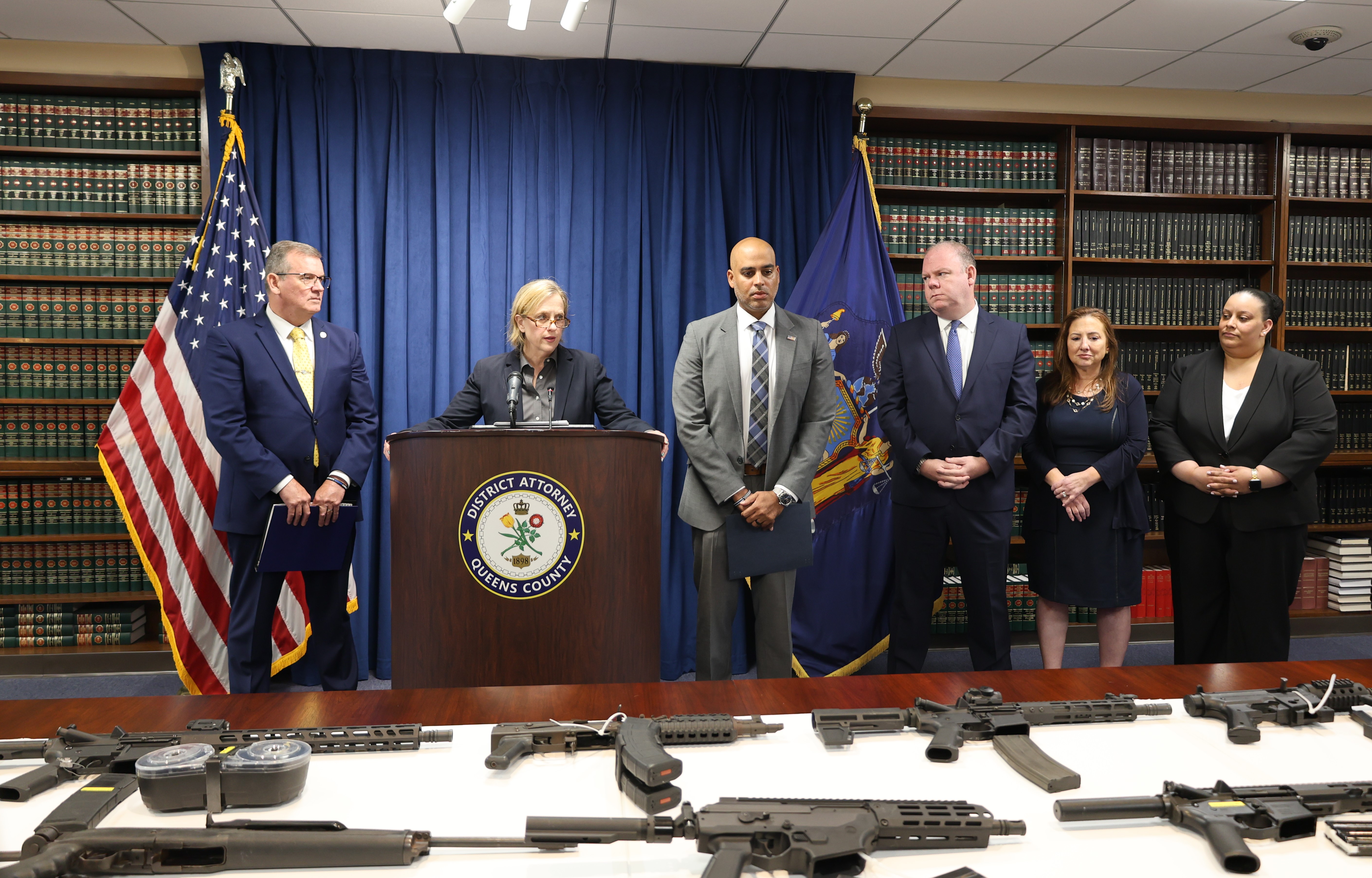 Two alleged gun traffickers held without bail for transporting weapons ...