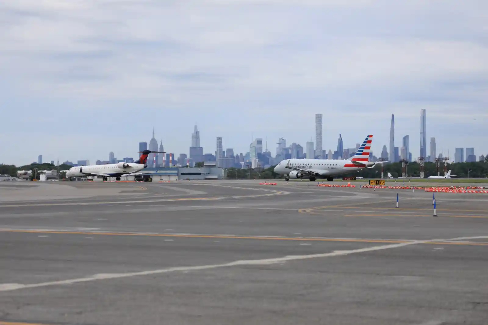 Two Delta planes involved in low-speed collision at LaGuardia Airport ...