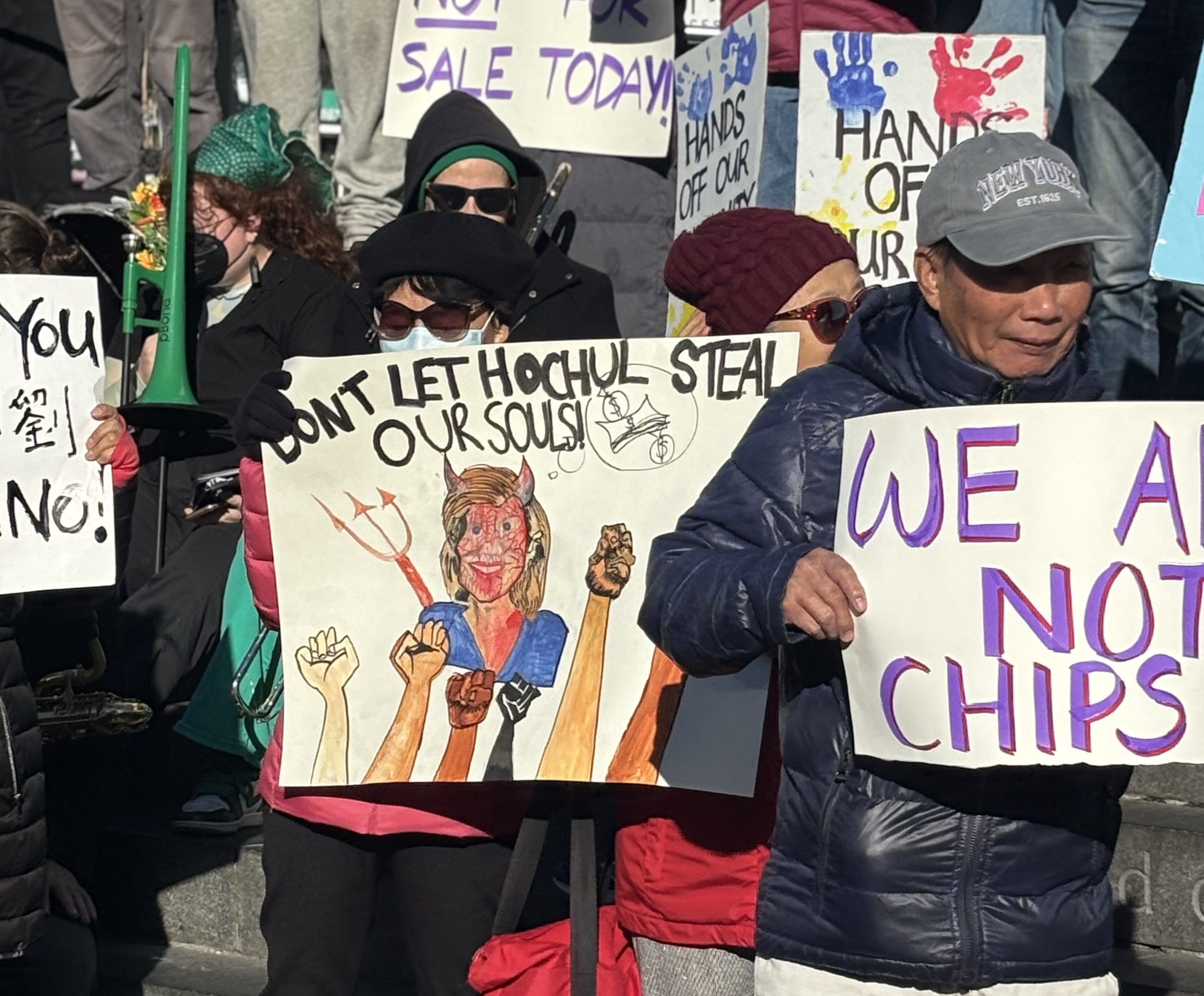 Anti-casino rally in Flushing draws hundreds in protest of casino ...